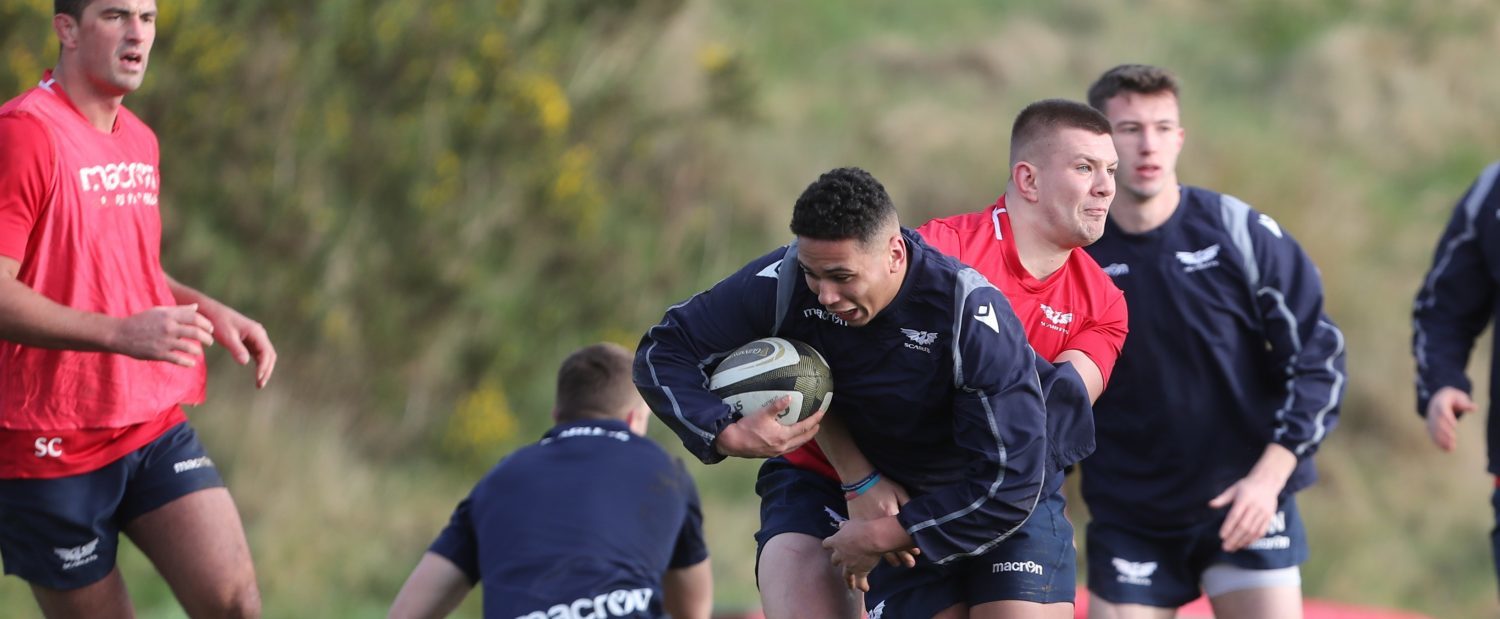 Dan Davis balancing rugby and studies as part of innovative Swansea ...