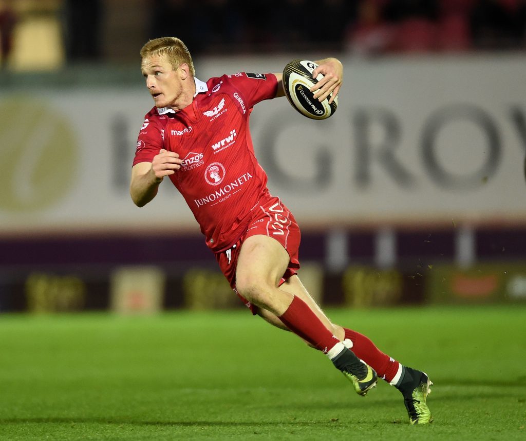 Johnny McNicholl signs new contract to extend stay with Scarlets ...