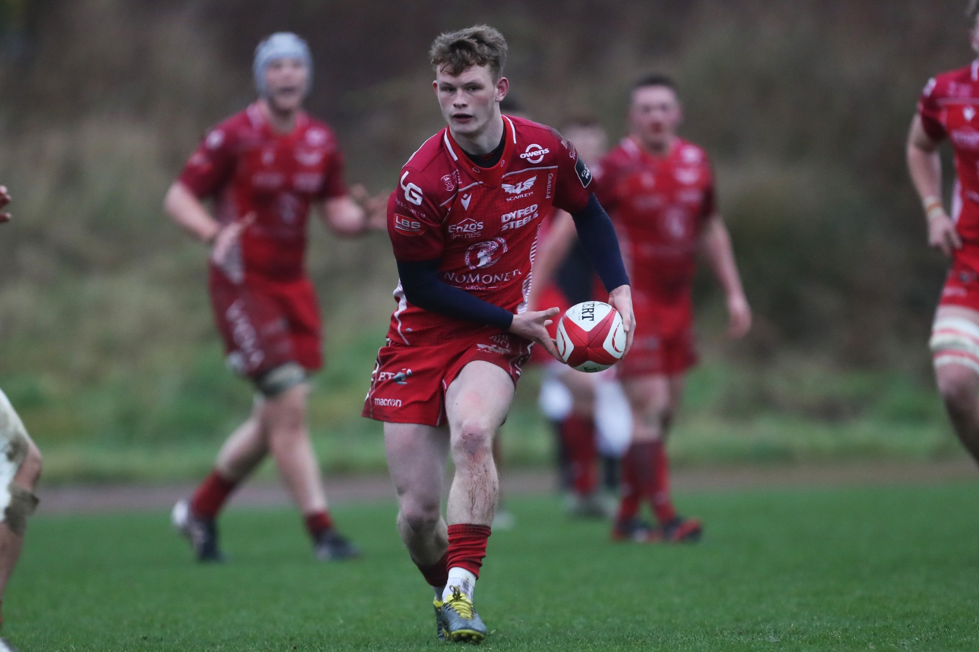 U18s fly-half Josh Phillips joins the Scarlets Academy on long-term ...
