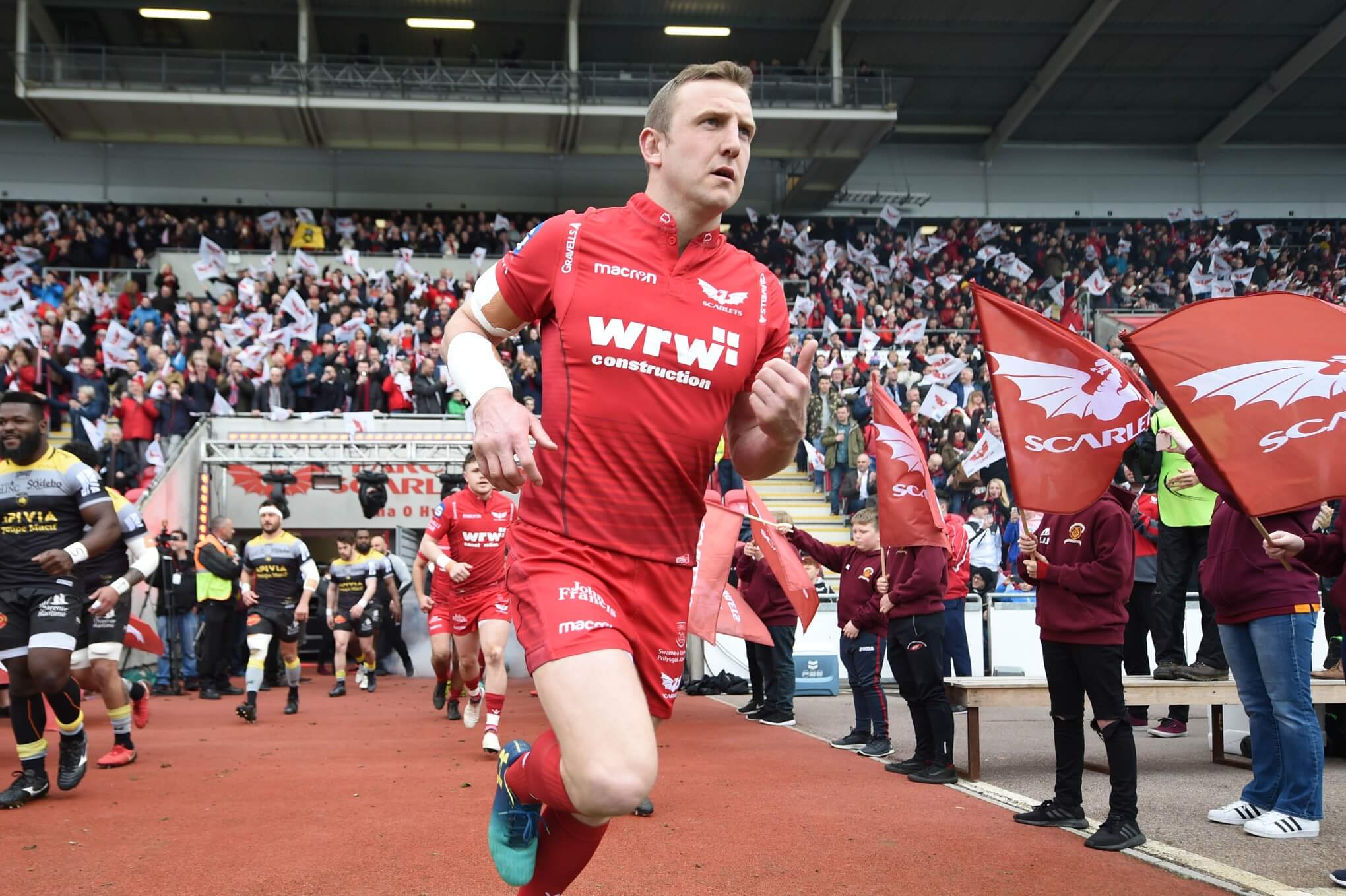 Hadleigh Parkes pays tribute to Scarlets supporters as he confirms ...