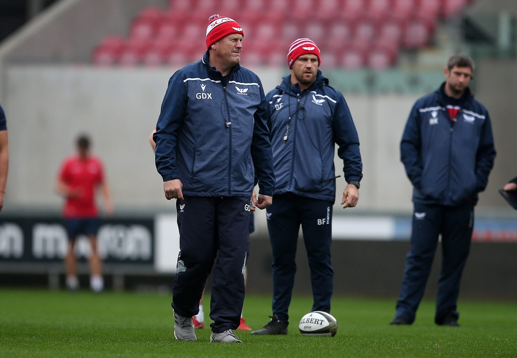 Glenn Delaney speaks to the press ahead of Toulon showdown - Scarlets Rugby