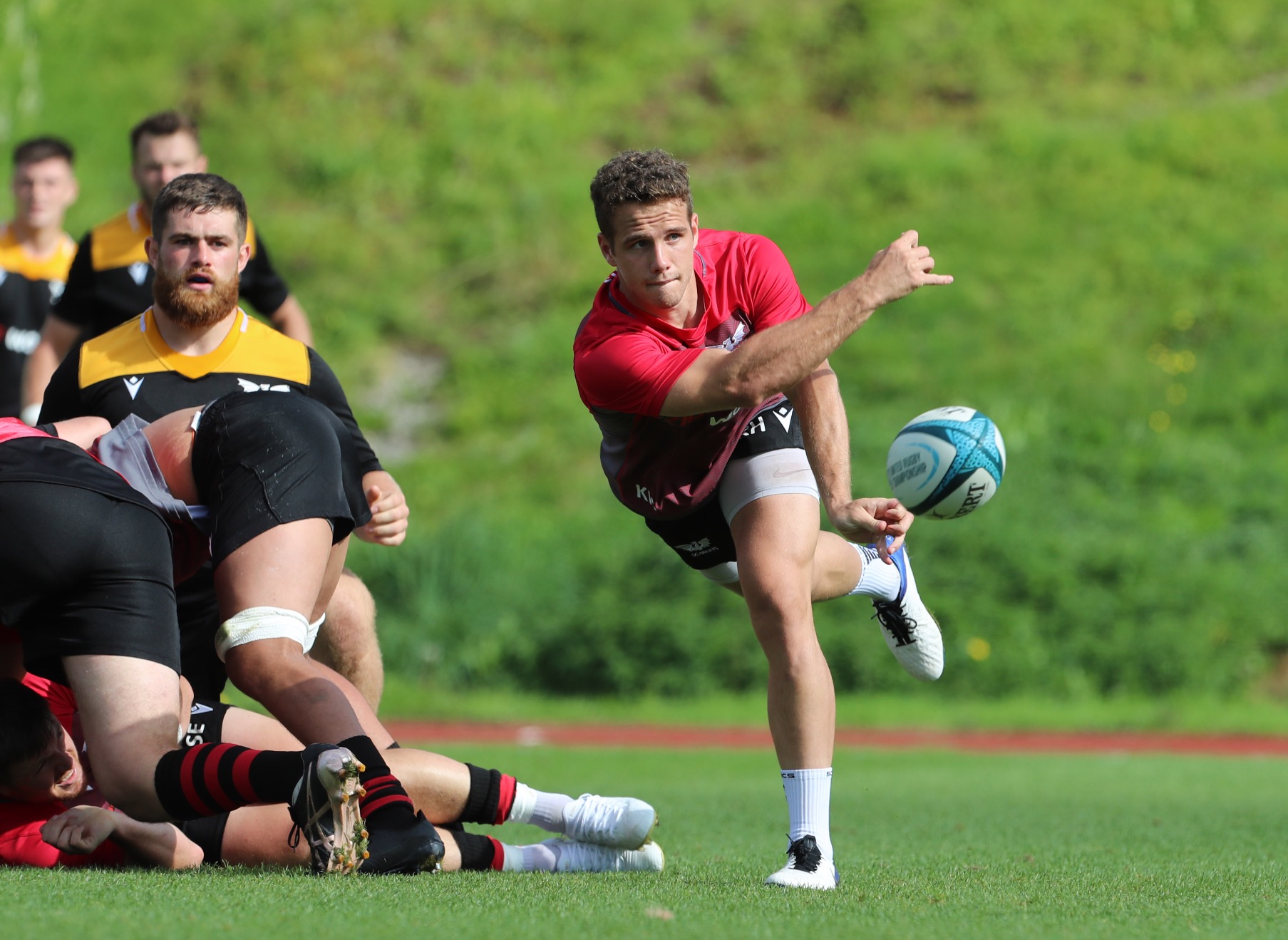 Edinburgh v Scarlets preview: Kieran Hardy interview - Scarlets Rugby