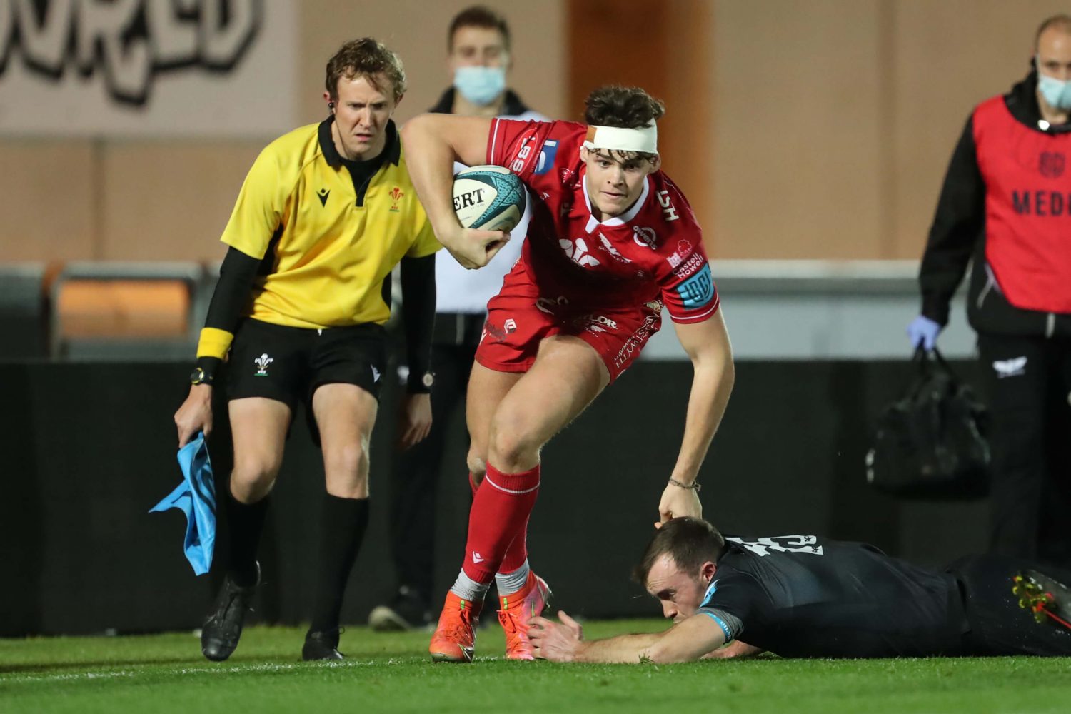 Wales U20s centre Eddie learning his trade off two of the best ...