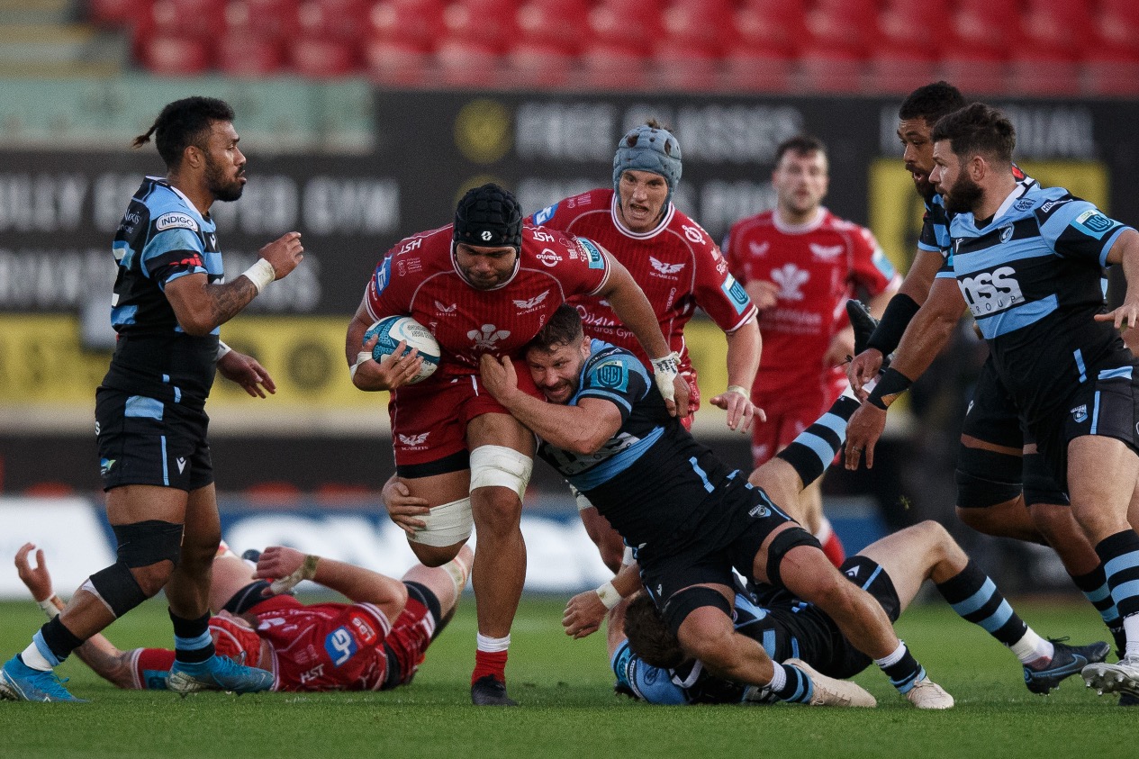 Sione tops the URC carrying charts - Scarlets Rugby