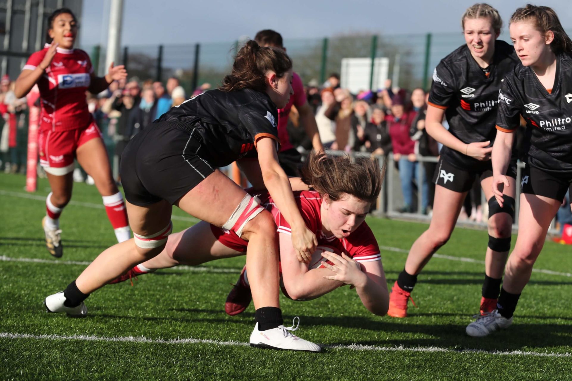 Scarlets Women’s U18s hold out for opening victory - Scarlets Rugby
