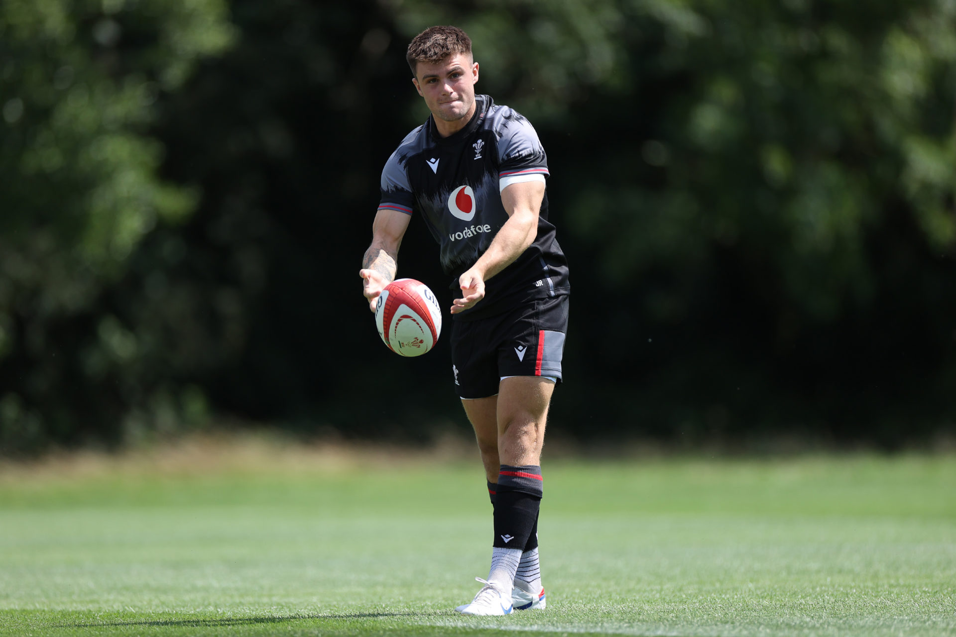 Five Scarlets named in Wales team to play England - Scarlets Rugby