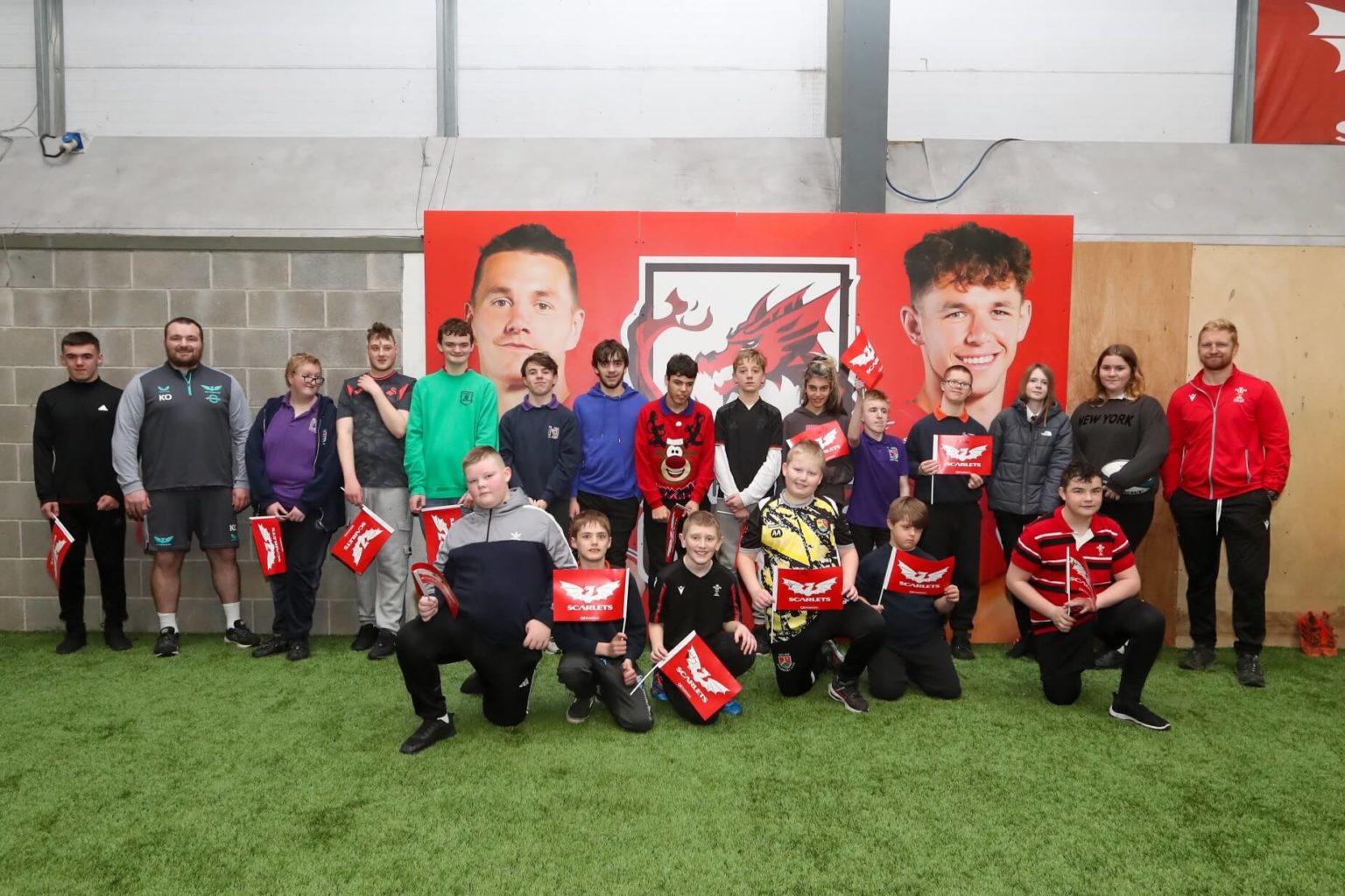 Ken pays a visit to Scarlets Deaf and Inclusion event - Scarlets Rugby