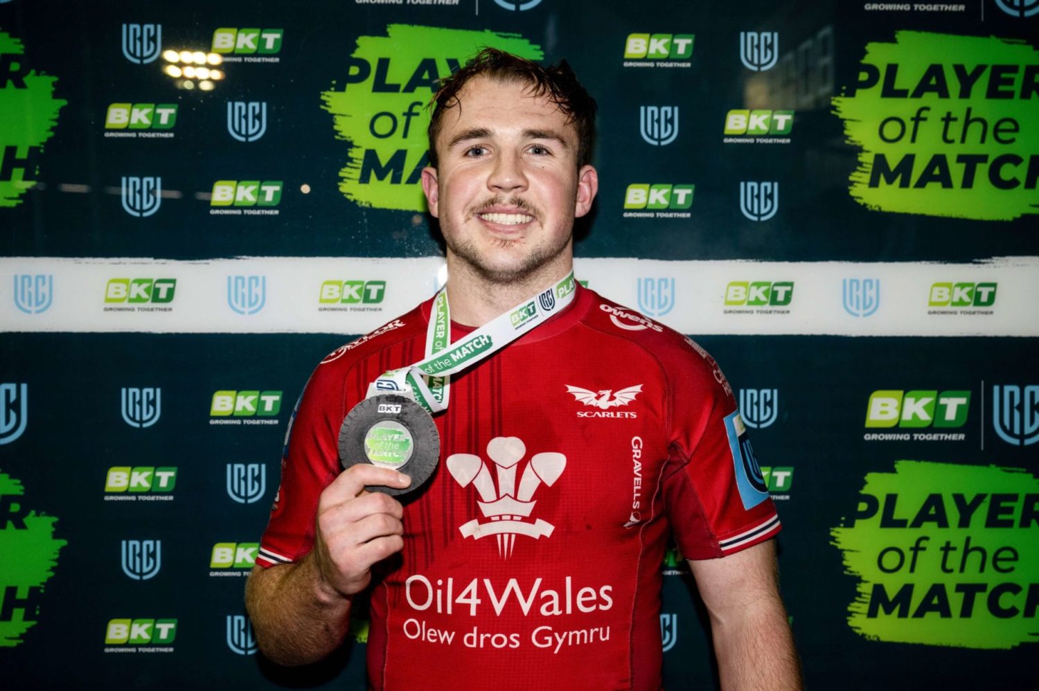 Box Office Lloyd dazzles in Cardiff - Scarlets Rugby