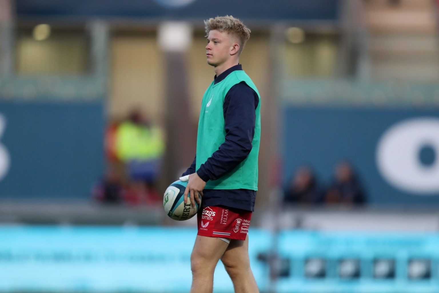 Archie Hughes to make first Scarlets start in Clermont - Scarlets Rugby
