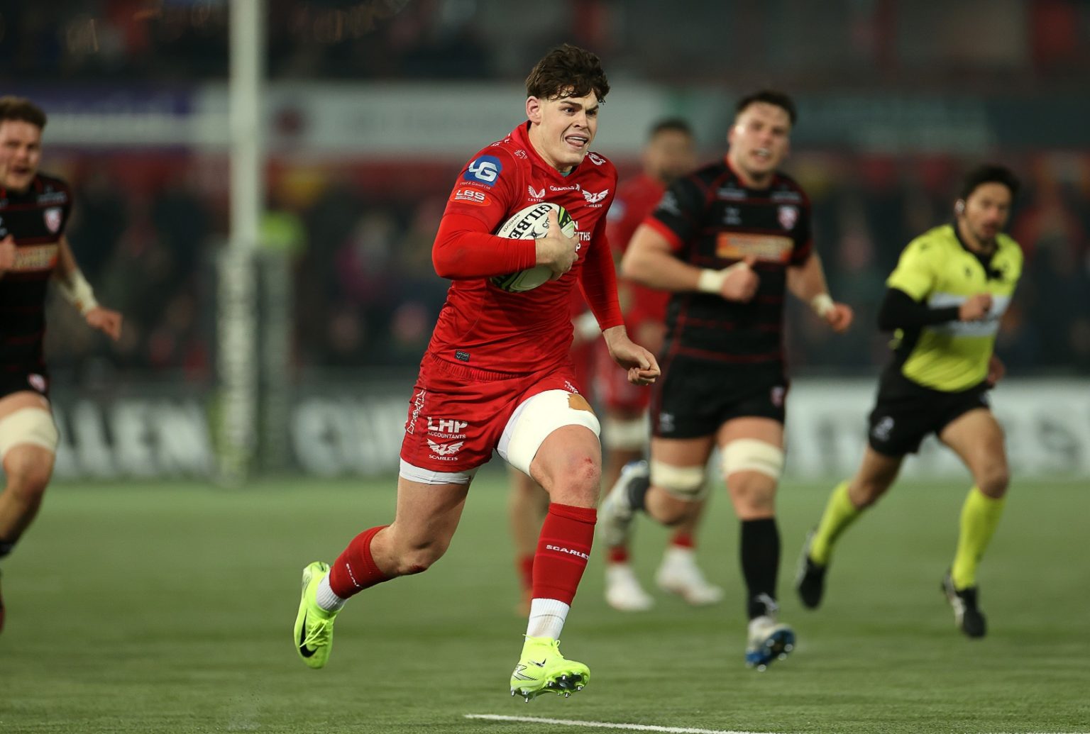 Eddie James handed Six Nations debut for Italy clash - Scarlets Rugby