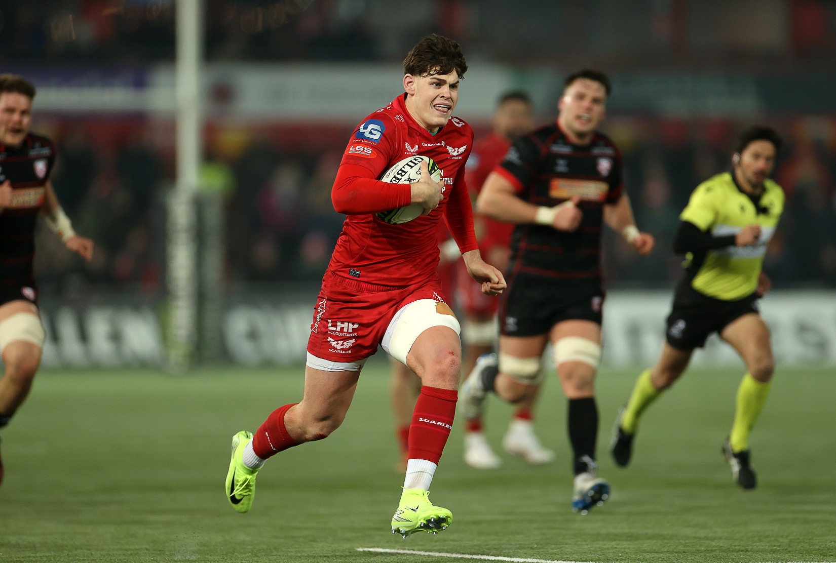 Eddie James handed Six Nations debut for Italy clash - Scarlets Rugby