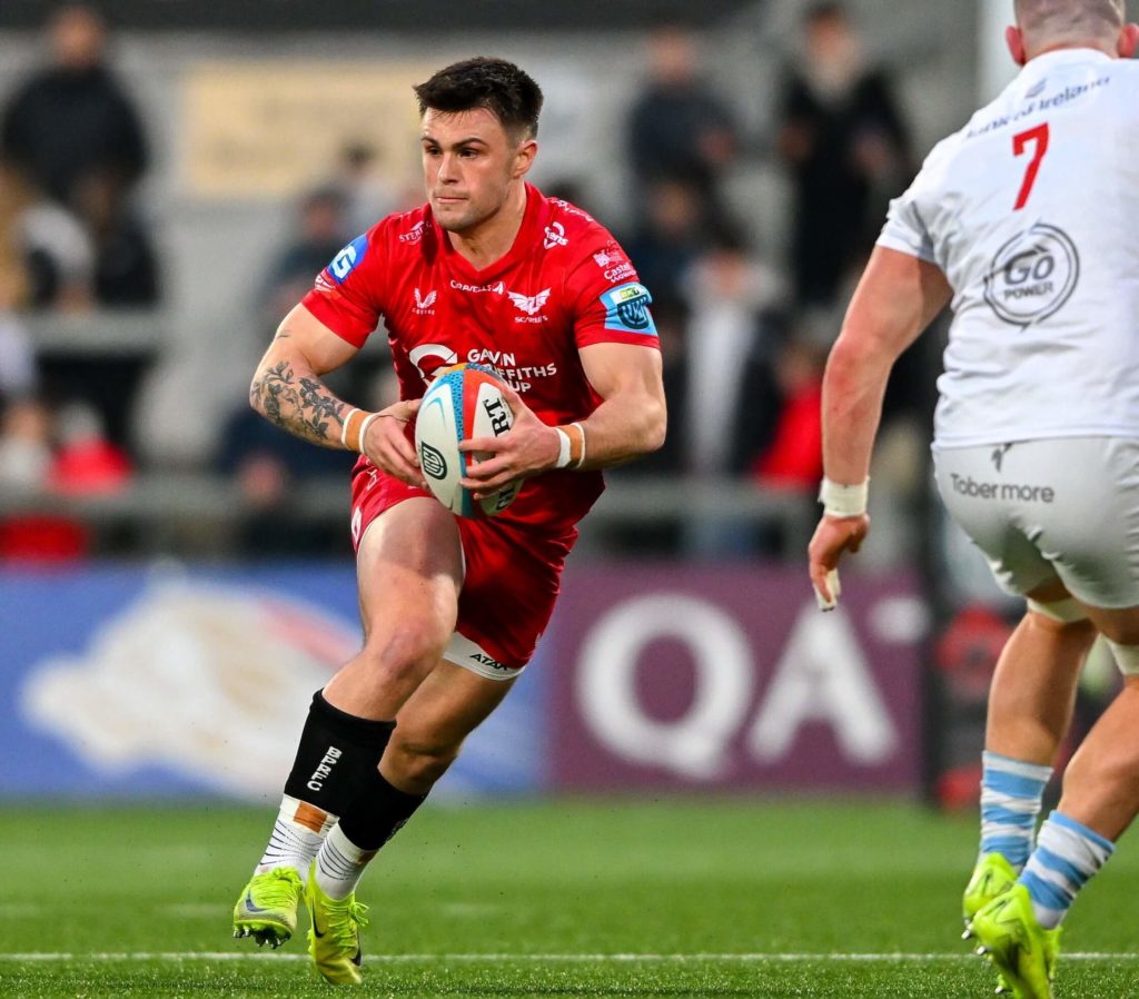 Home-town product Joe Roberts signs new Scarlets contract - Scarlets Rugby