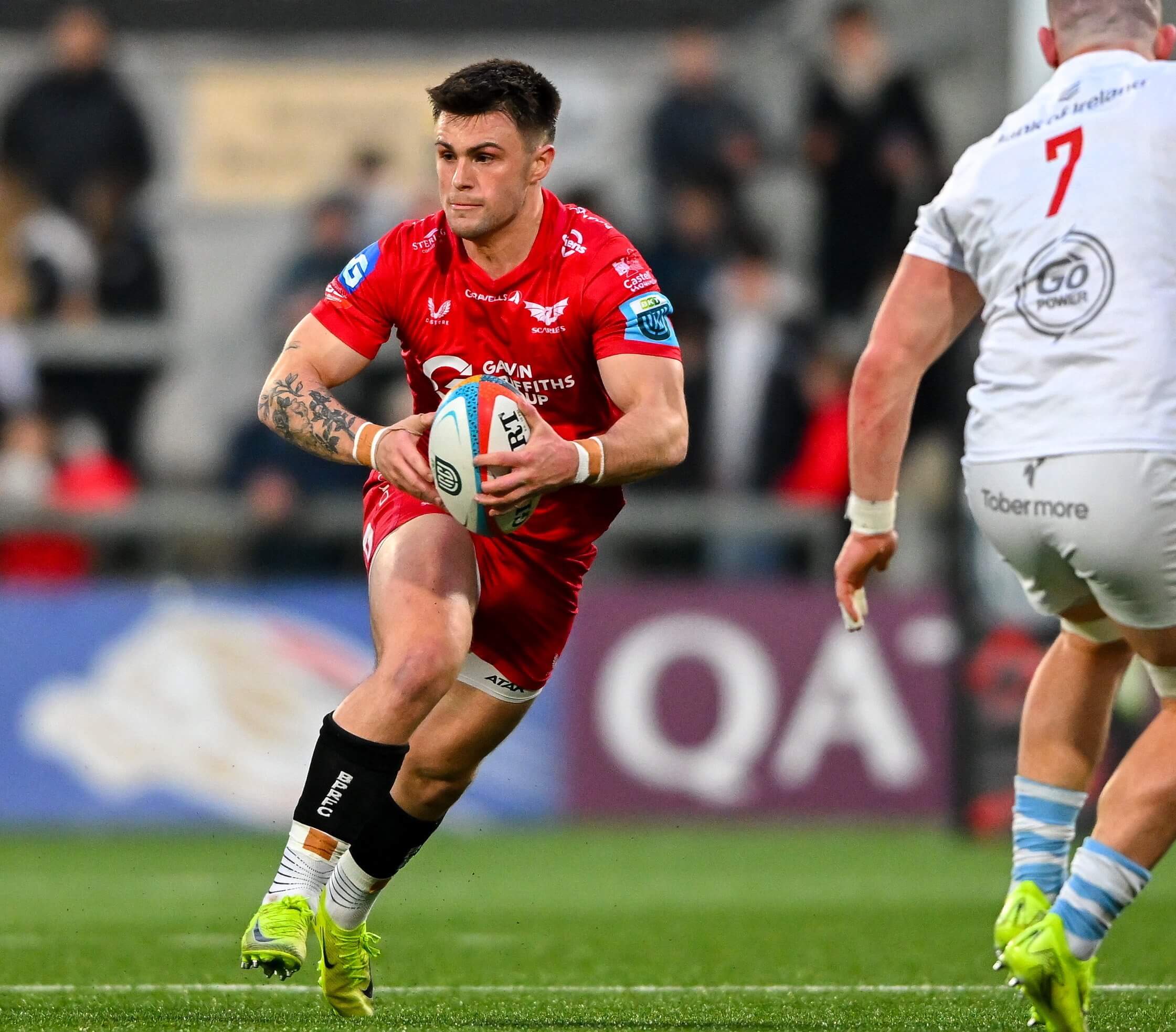 Home-town product Joe Roberts signs new Scarlets contract - Scarlets Rugby