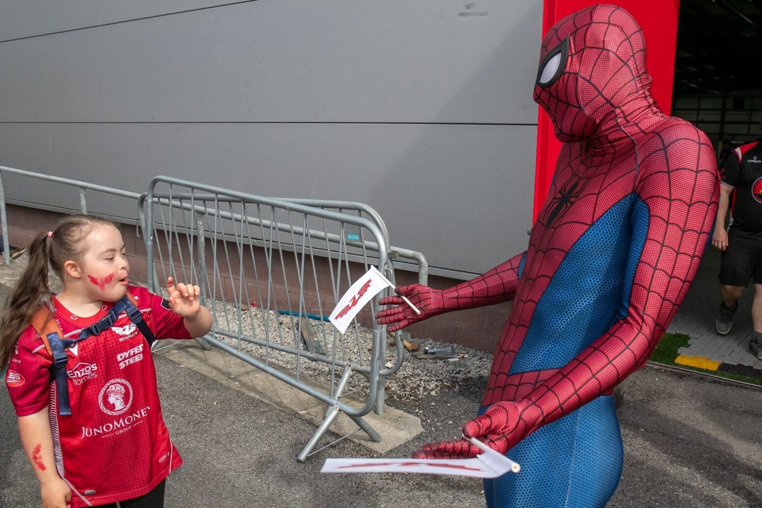 Kids Round a Superhero smash at the Parc! - Scarlets Rugby