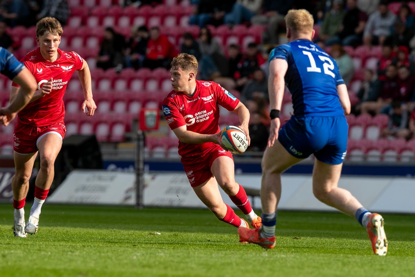 Sam Costelow signs new Scarlets deal - Scarlets Rugby